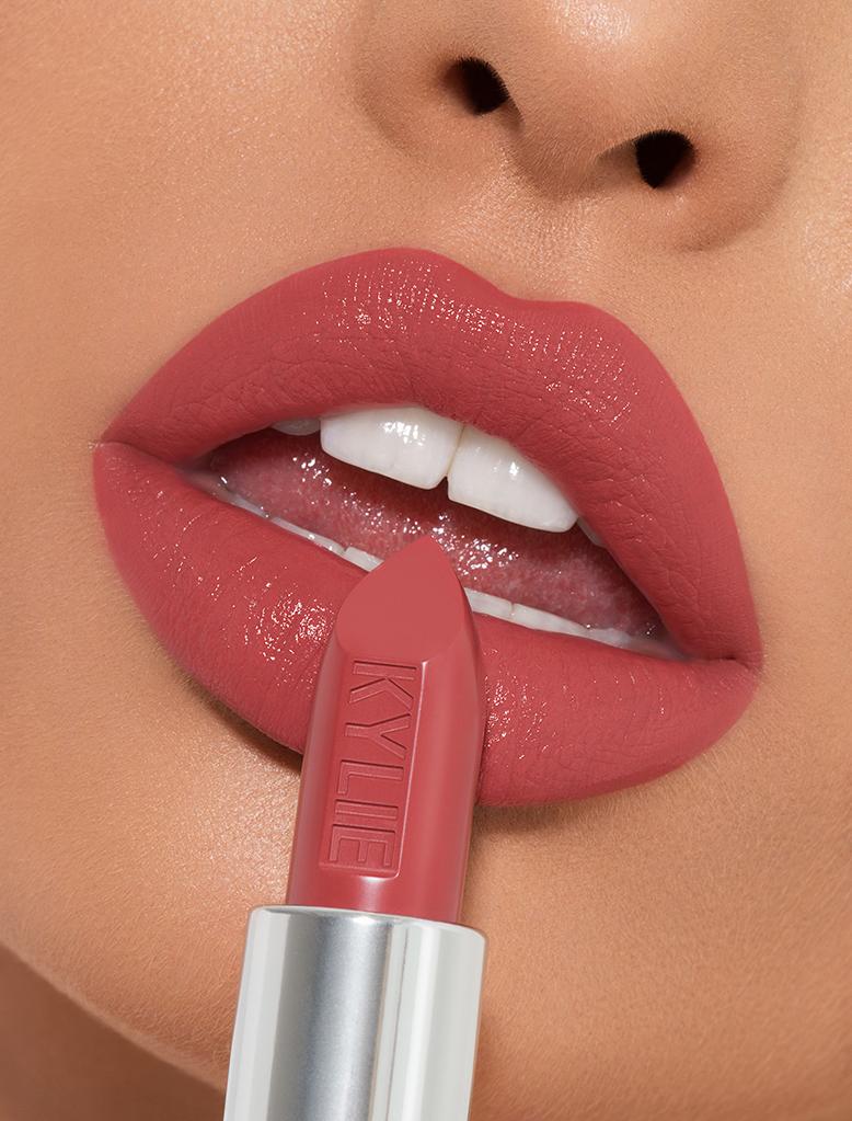 Perbedaan Lip Stick, Lip Cream, Lip Gloss dan Lip Tint - Scarf Media
