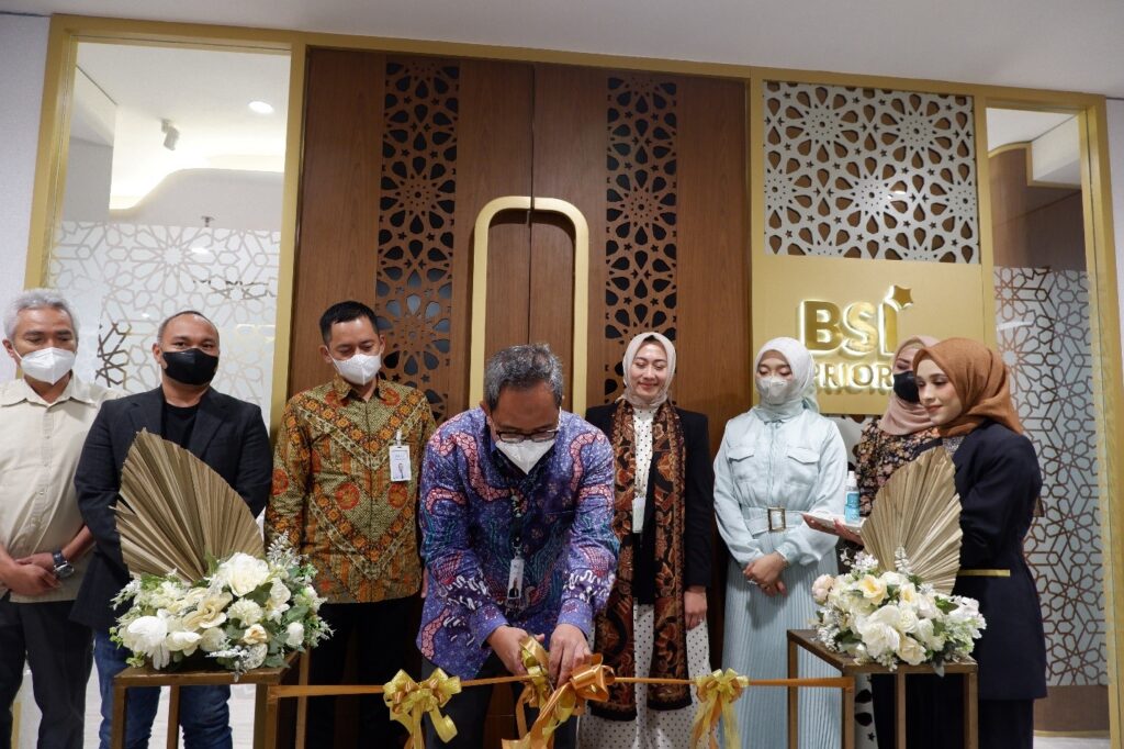 Launching Outlet Bank Syariah Indonesia (BSI) Prioritas Area Fatmawati ...