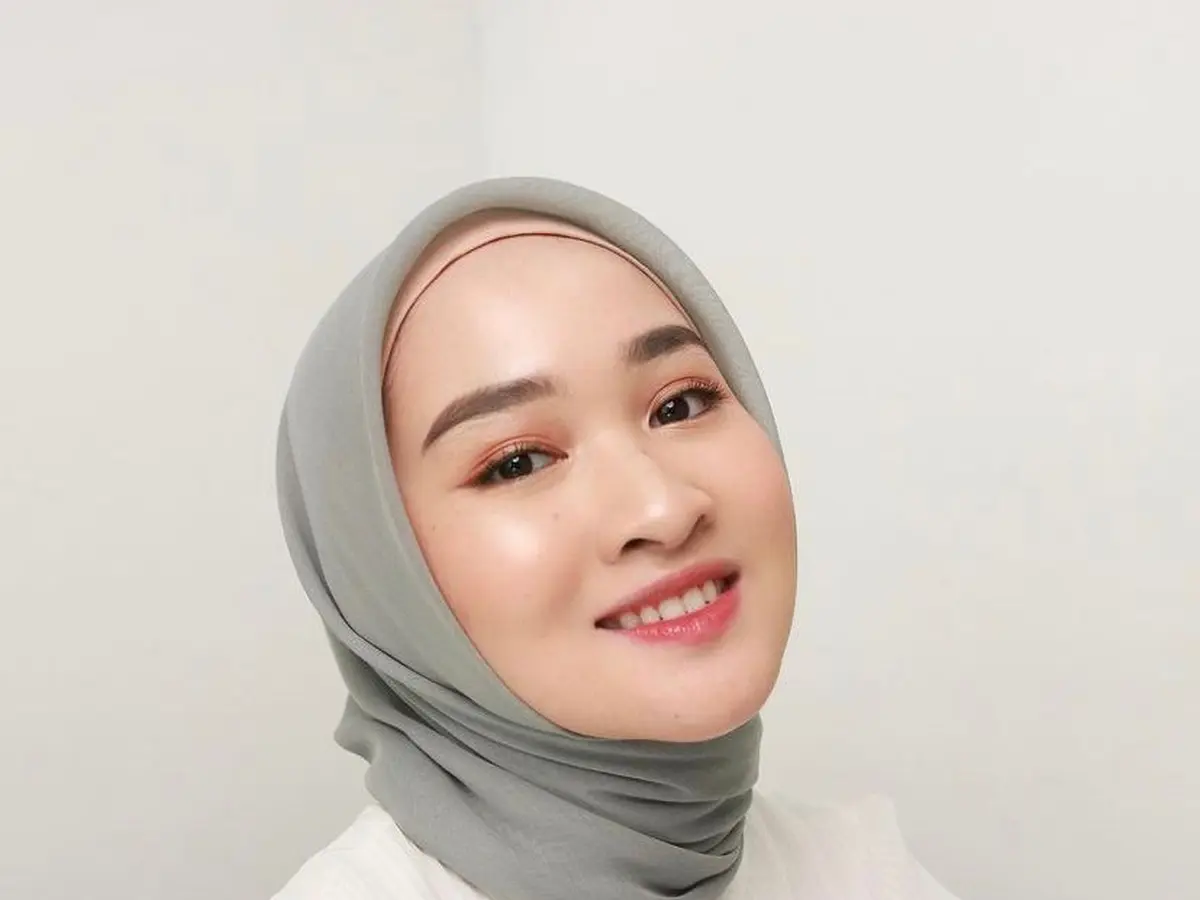 4 Tren Make Up 2023 untuk Wanita Indonesia - Scarf Media