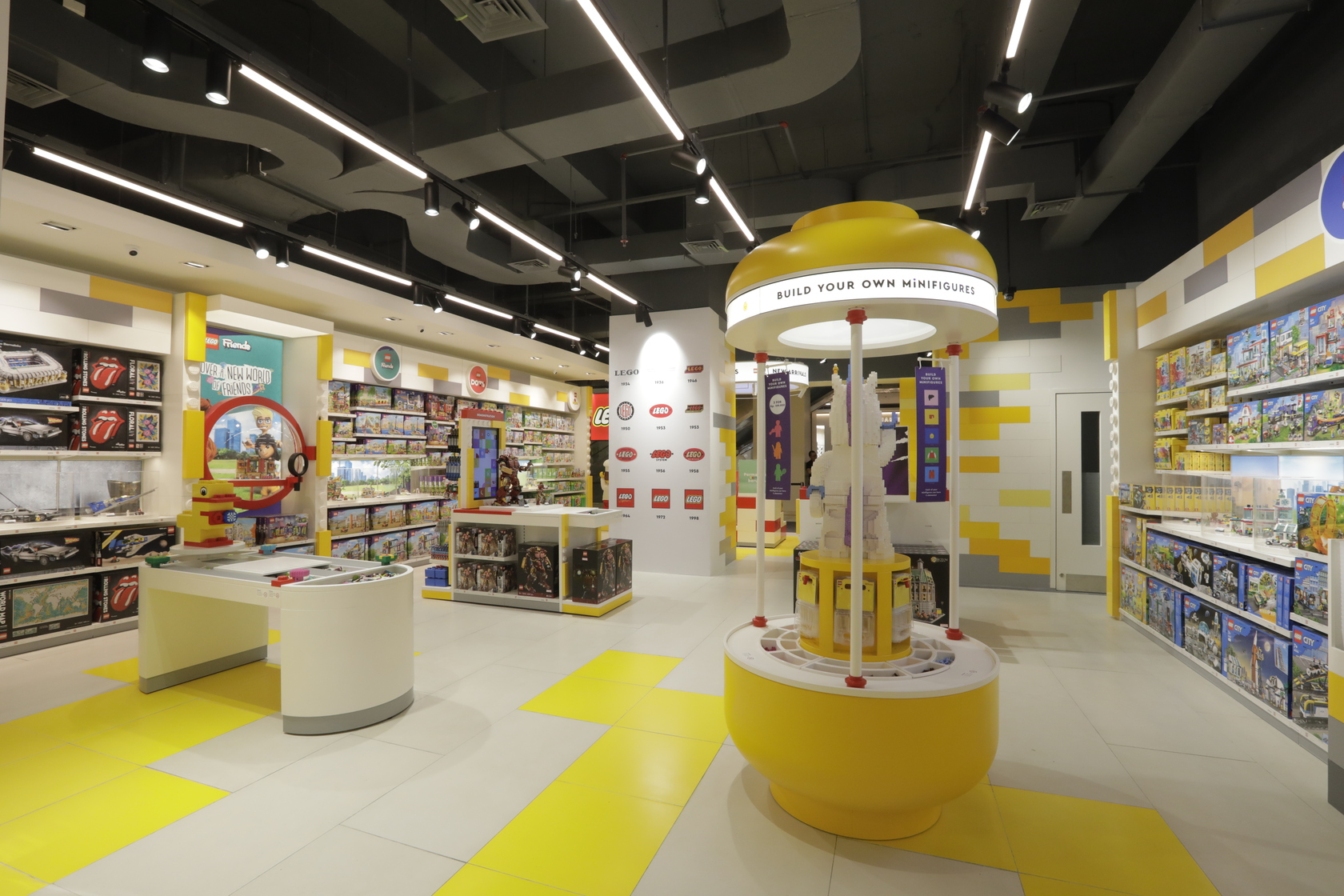 The LEGO Group Buka LEGO® Certified Store Terbesar di Kota Kasablanka ...