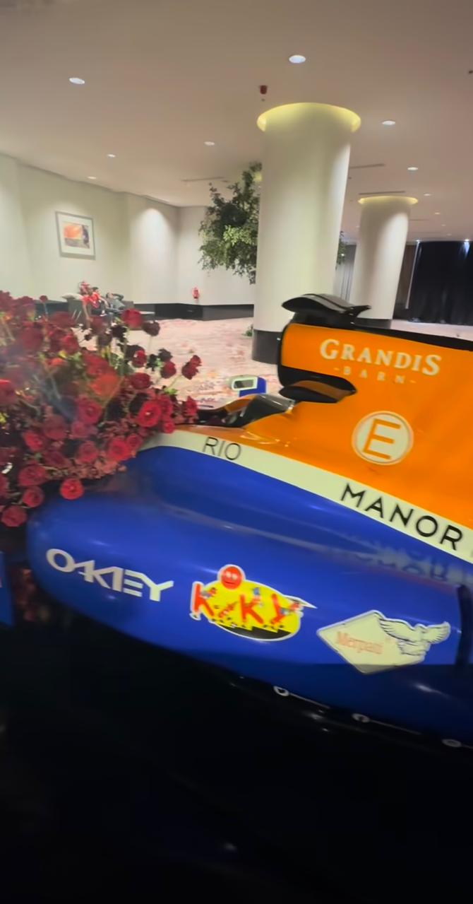 5 Potret Pernikahan Busana Adat Betawi Athina dan Rio Haryanto