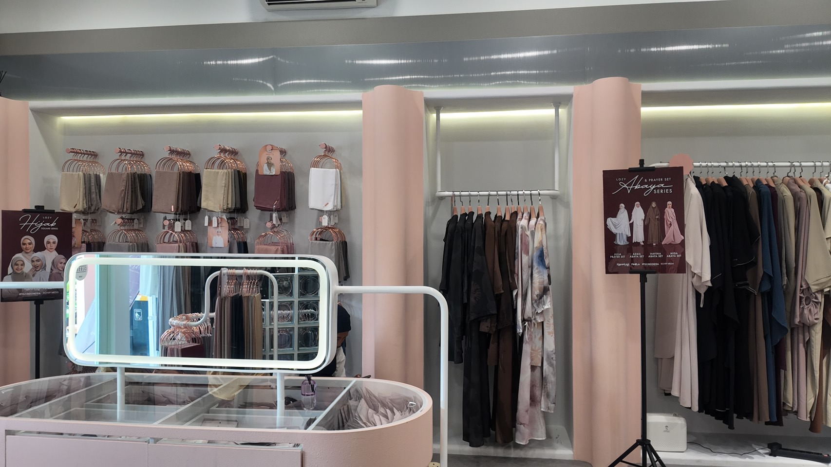 Sasar Target Market Mahasiswa, Lozy Hijab Open Store di Depok - Scarf Media