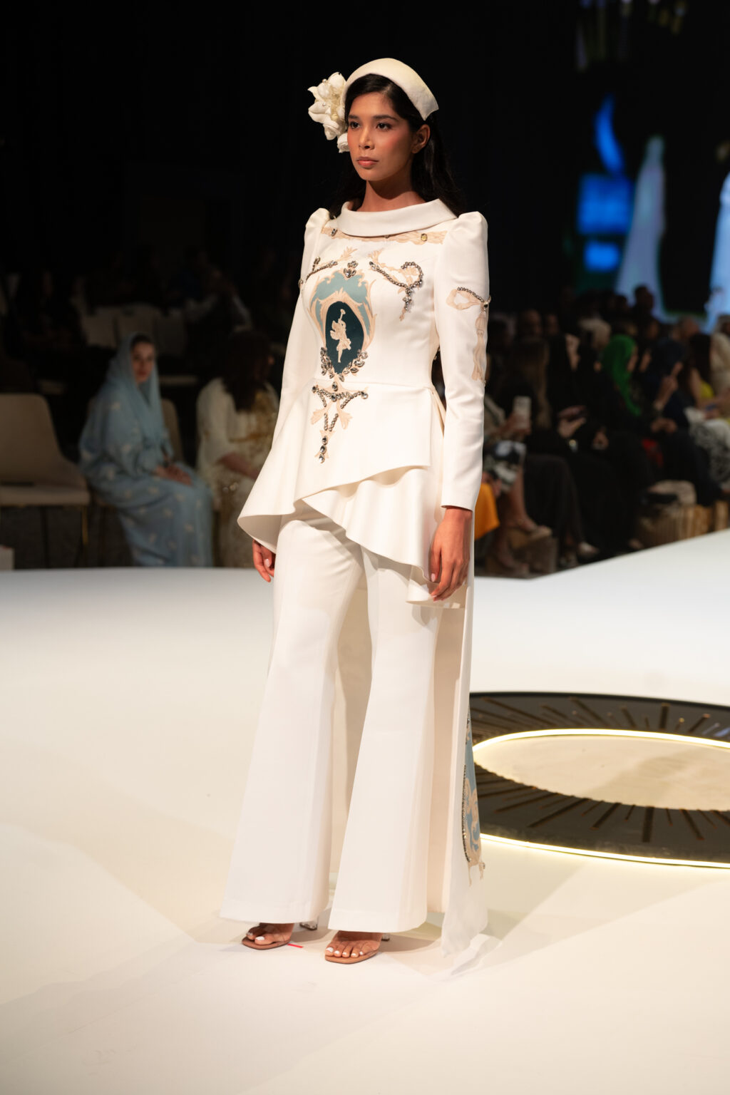 7 Desainer Modest Fashion Internasional Memukau di Abu Dhabi Modest ...