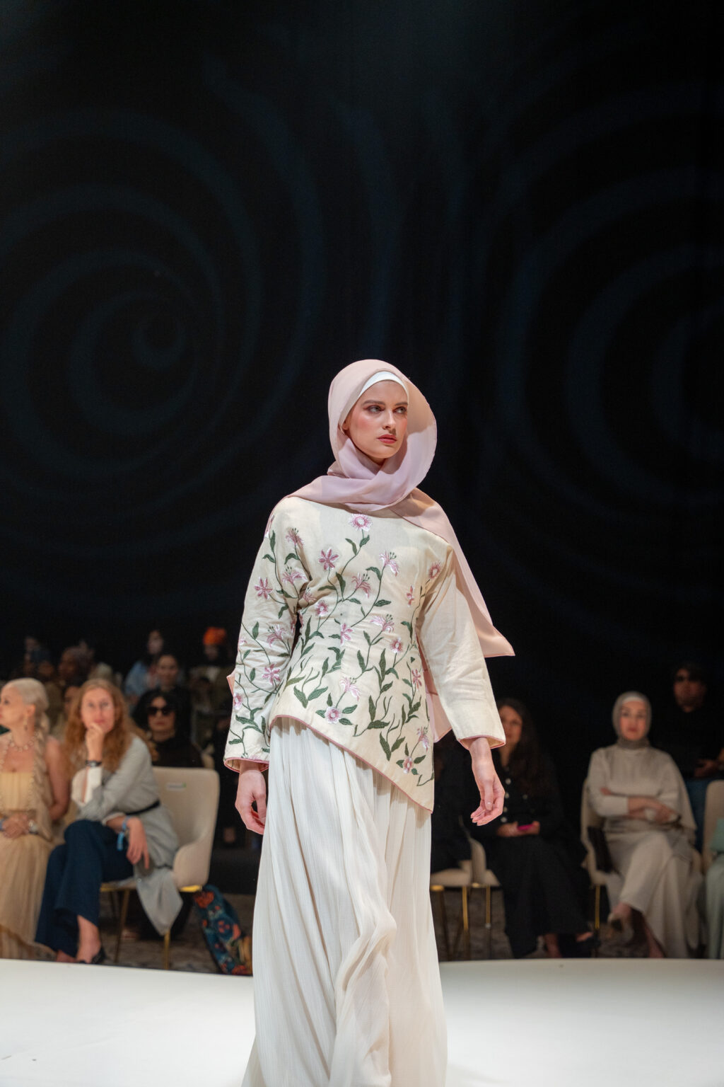 Next Wave Modest Fashion, Koleksi Bold di ADMFW25! - Scarf Media
