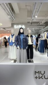 MU+KU Hadir di Jakarta, Pengalaman Belanja Baru di Plaza Blok M - Scarf ...